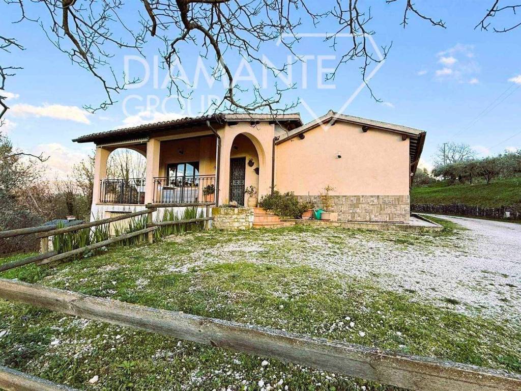 Vendita Rustico Castel Ritaldi. Buono stato, 610 m², rif. 119119939