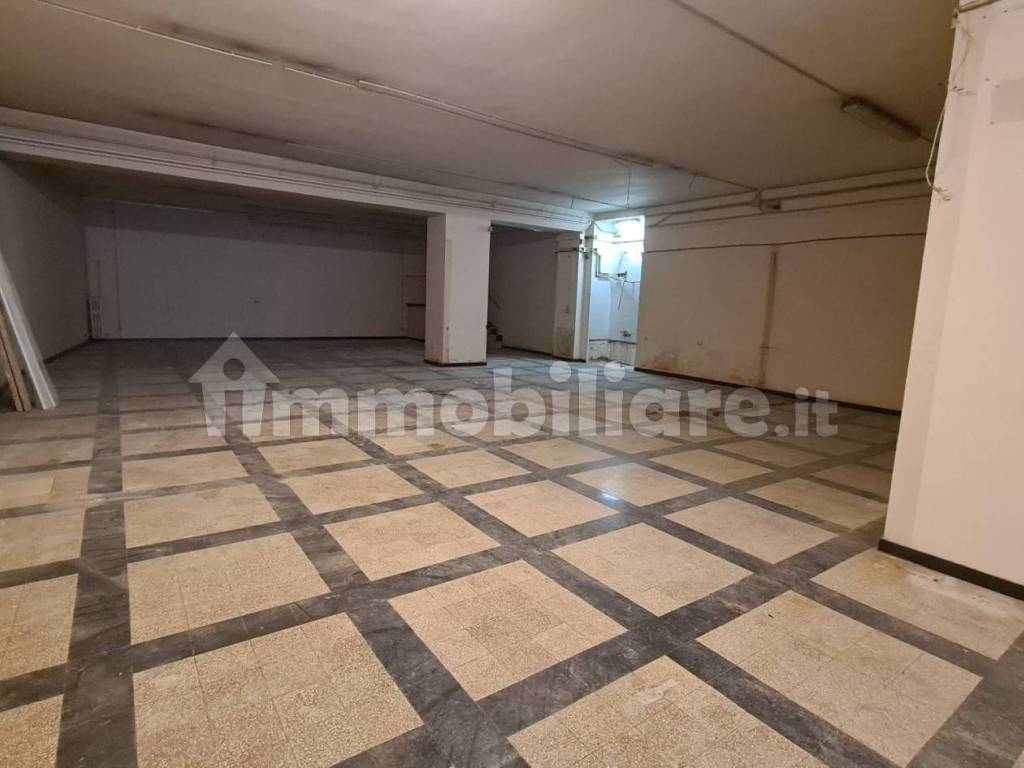 Locale commerciale via Barberini 69, Roma, Rif. 119138437 - Immobiliare.it