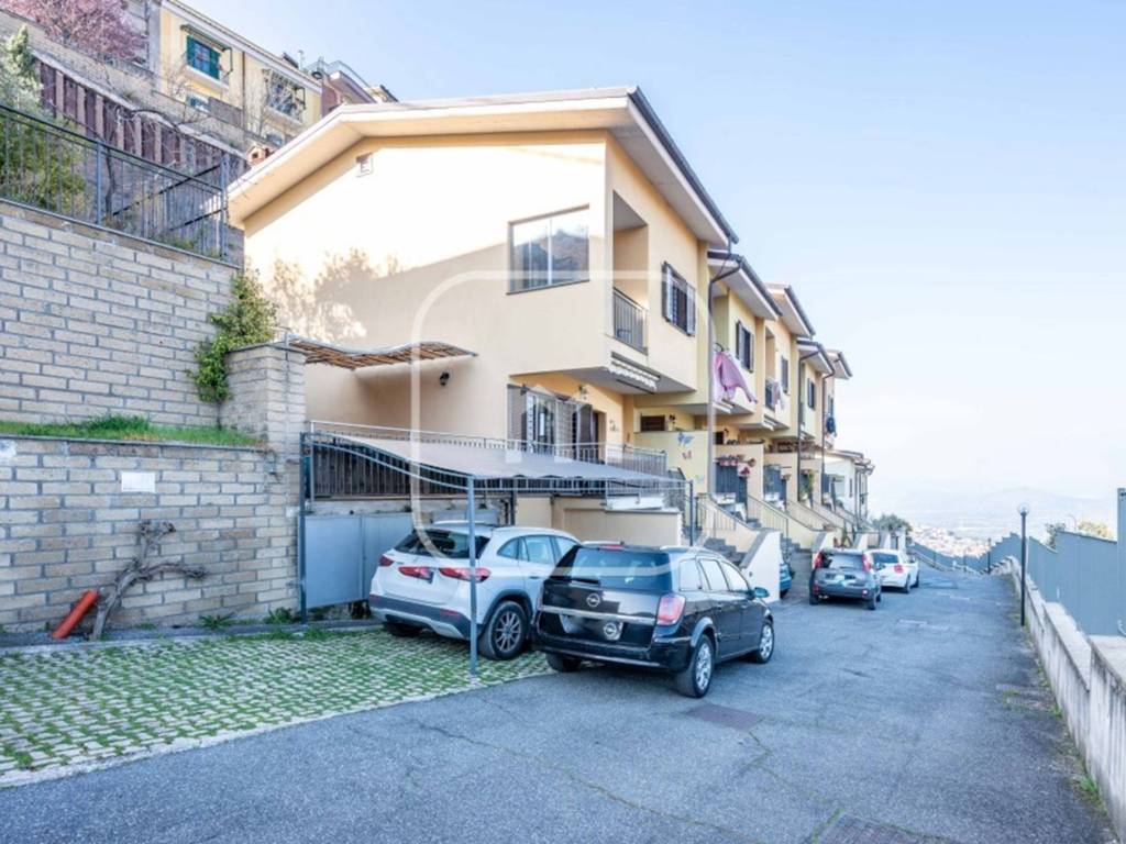 Vendita Villa a schiera in via Camillo Benso di Cavour 52 Monte ...