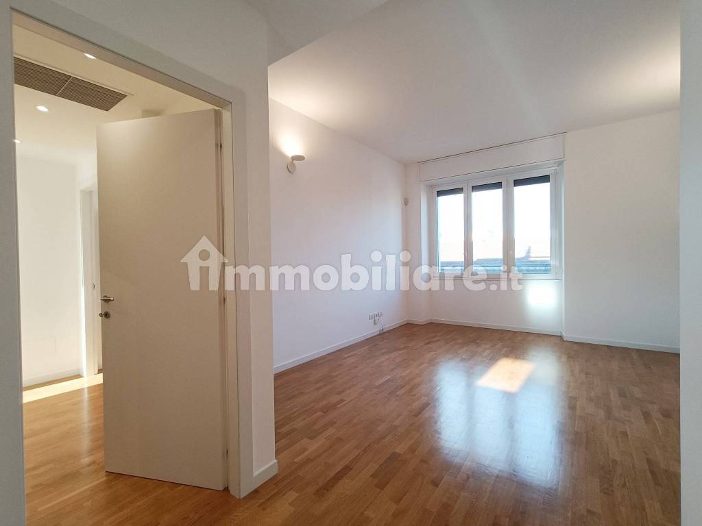 Affitto Appartamento Milano. Trilocale in via Tonale 5. Ottimo stato ...