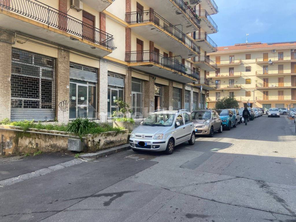 Locale commerciale via Grassi Bertazzi 51, Acireale, Rif. 119157583 ...