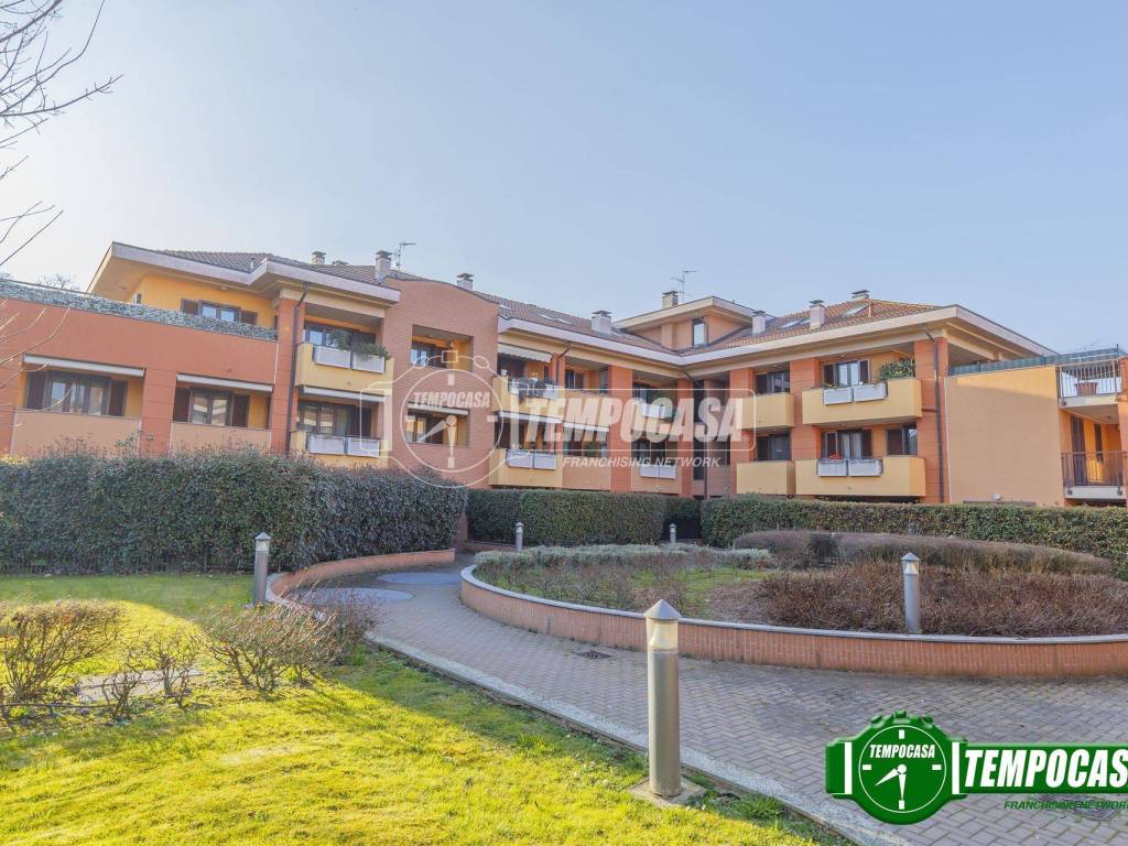 Vendita Appartamento Vermezzo con Zelo. Trilocale in via Don Carlo ...