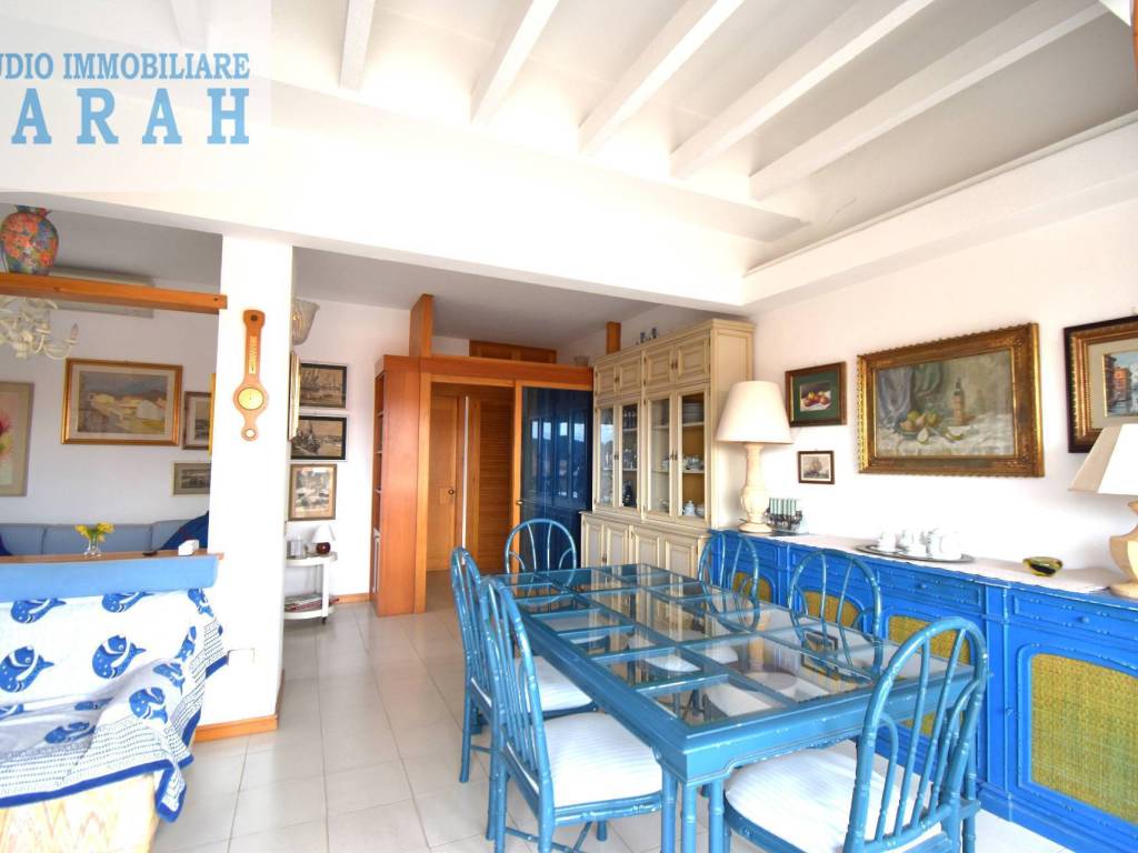 Vendita Attico in via Alceste De Ambris 65 Viareggio. Buono stato, con ...
