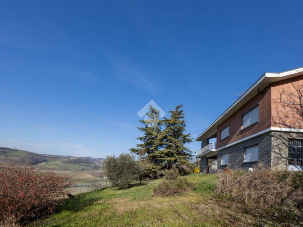 Sale Two-family villa in via Chieri 3 Montaldo Torinese. Good condition ...