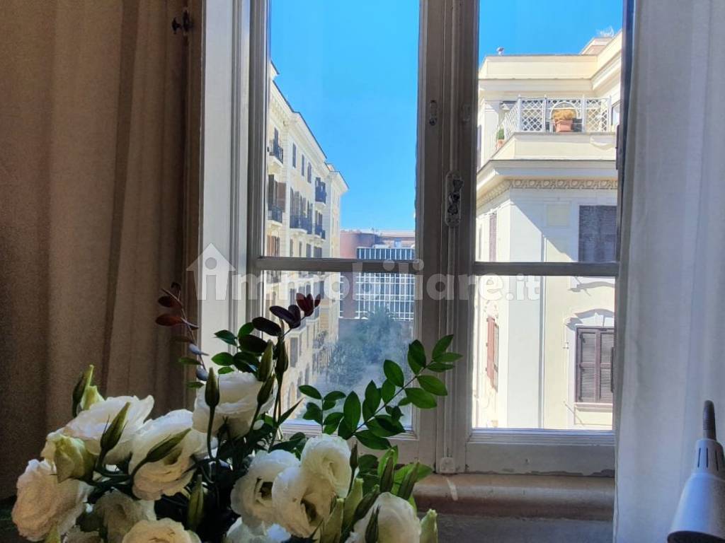 Sale Apartment in via Tevere. Rome. To be refurbished, fourth floor ...