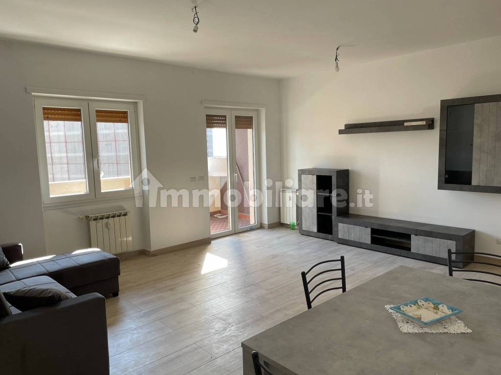 Affitto Appartamento Roma. Trilocale in via Marino Ghetaldi. Ottimo ...