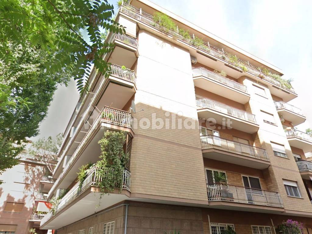 Affitto Appartamento in via Giuseppe Rovani. Roma, rif. 119235723