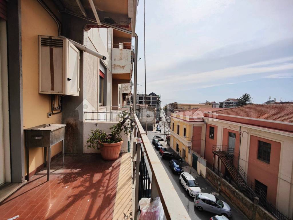 Vendita Appartamento in via Catania 22. Messina. Da ristrutturare ...