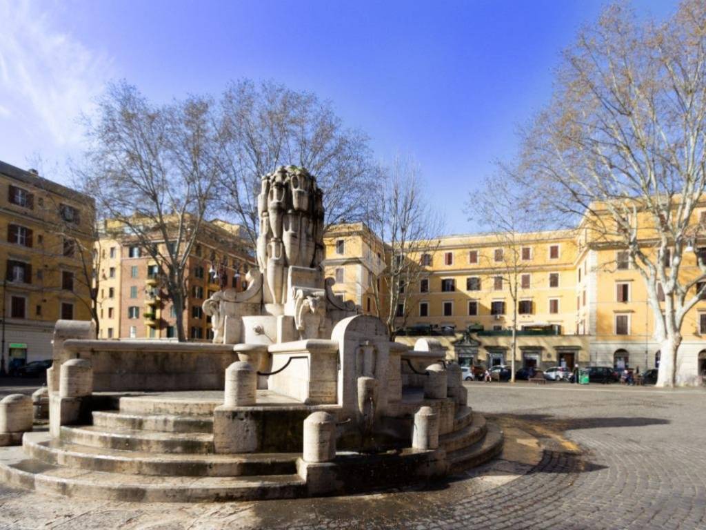 Vendita Appartamento Roma. Bilocale in piazza Testaccio 20. Buono stato ...