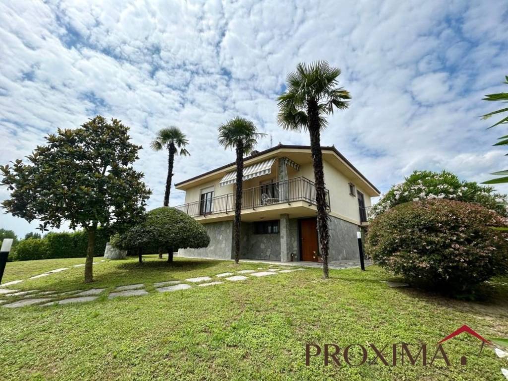 Vendita Villa unifamiliare in via San Carlo 67 Rocca d'Arazzo. Buono ...