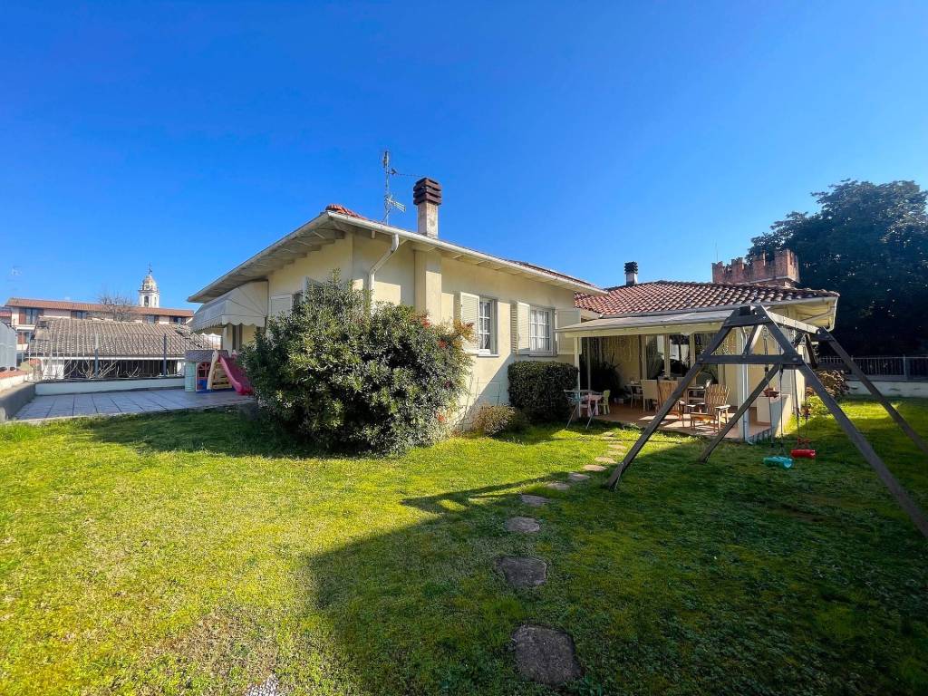 Vendita Villa unifamiliare in via Michelangelo Buonarroti Cameri ...