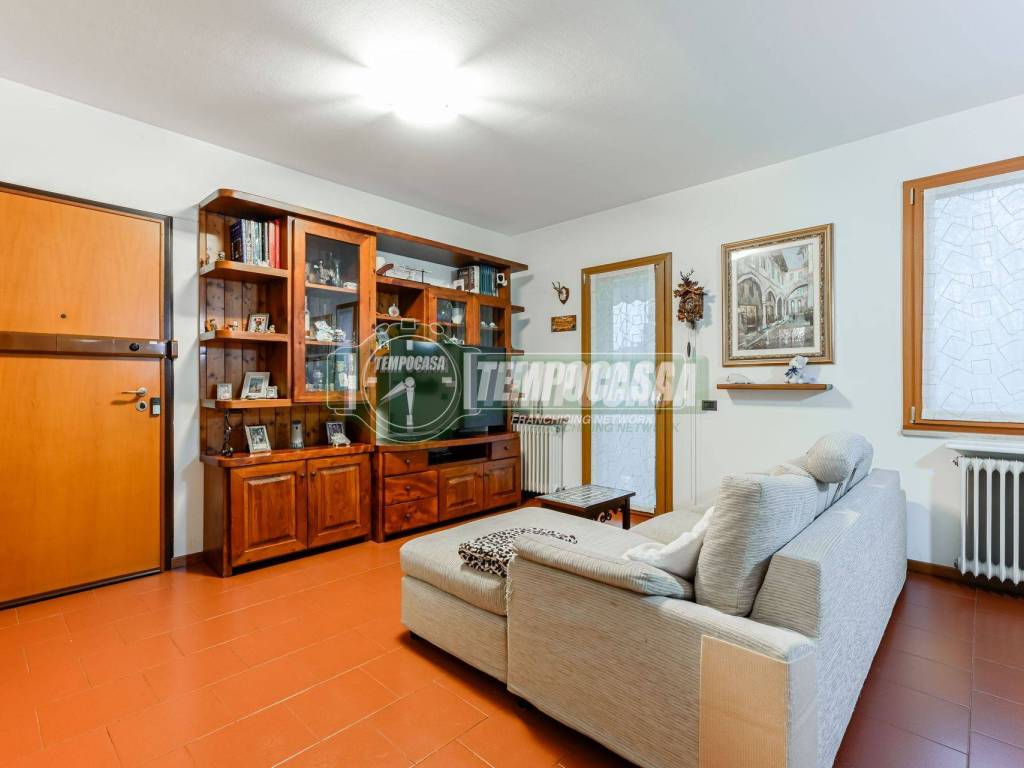 Vendita Appartamento Vimercate. Trilocale in via Velasca 52. Buono stato, terzo piano, posto ...