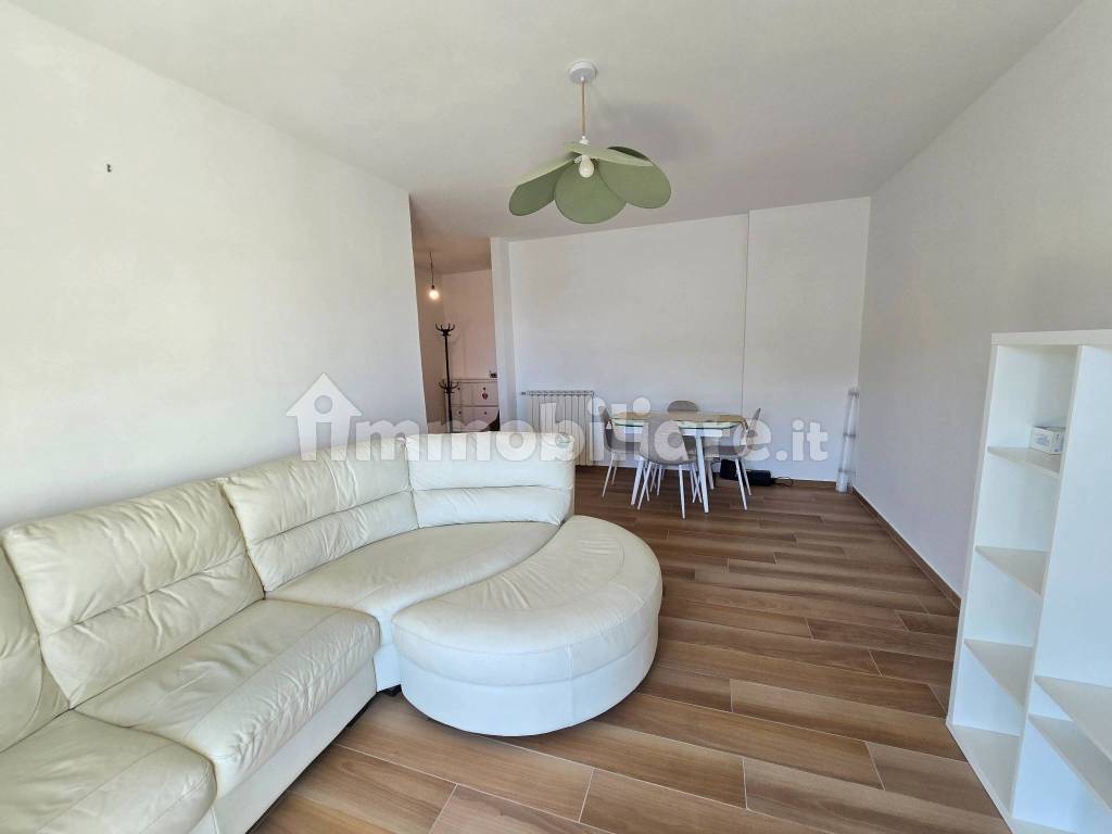 Affitto Appartamento Roma. Trilocale in via Fiume Giallo. Ottimo stato ...