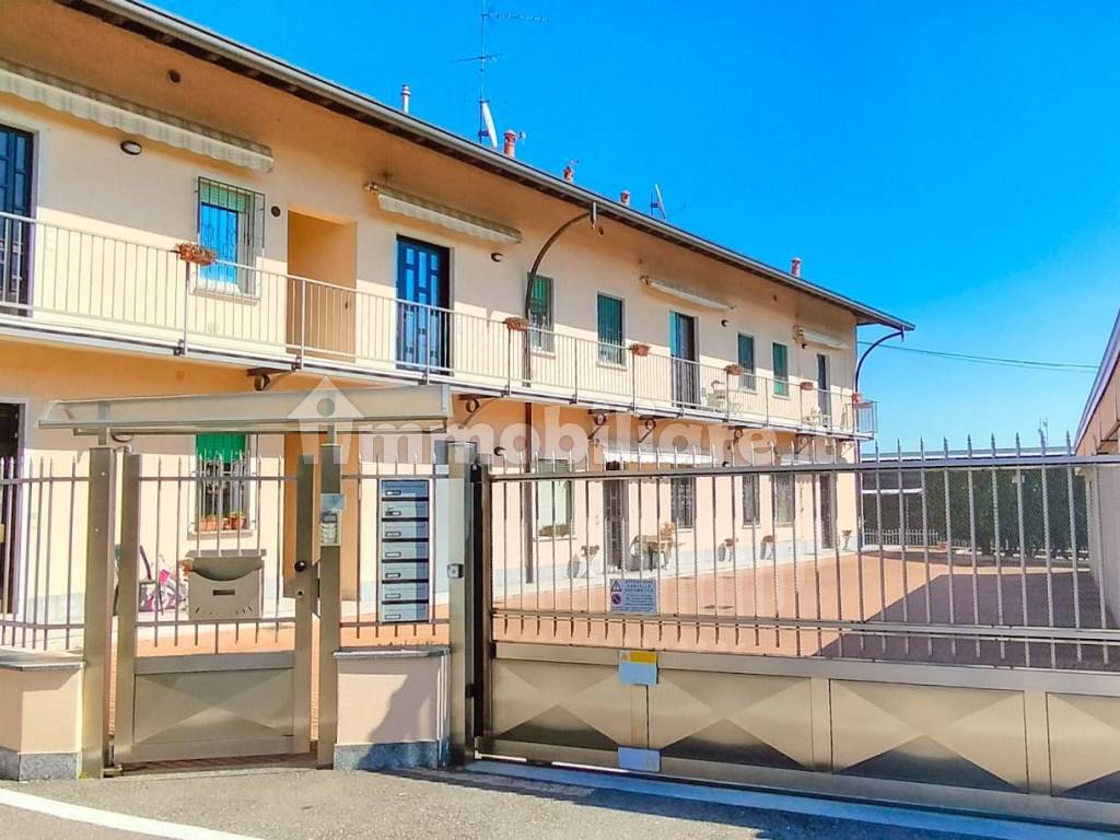 Vendita Appartamento Cavaria con Premezzo. Trilocale in via Piave 173d ...