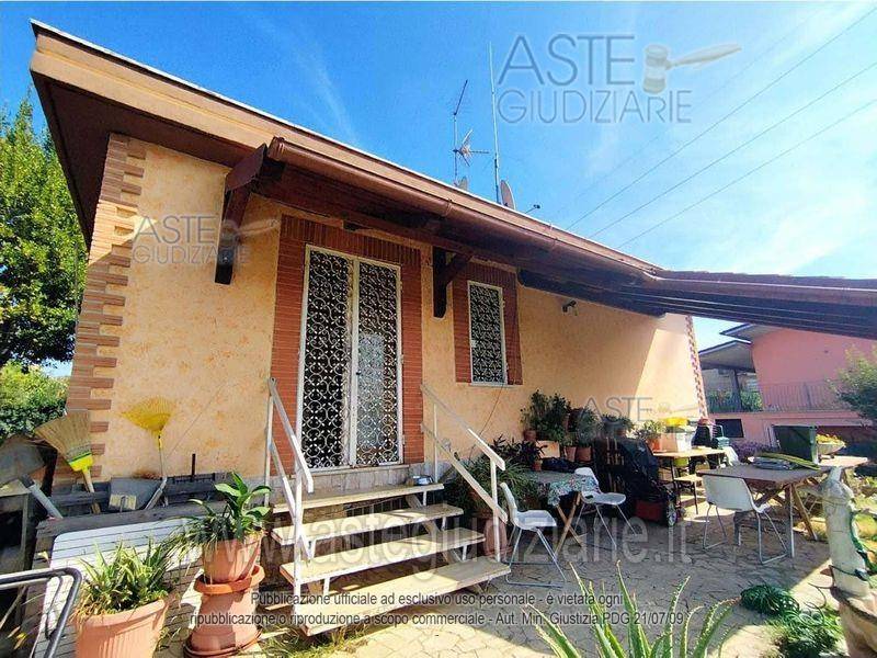 Sale Single family villa in via Poggio Sannita 14 Rome. Good condition ...