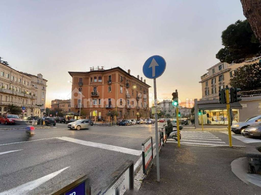 Vente Appartement Rome. Appartement 3 chambres en piazza Pitagora ...