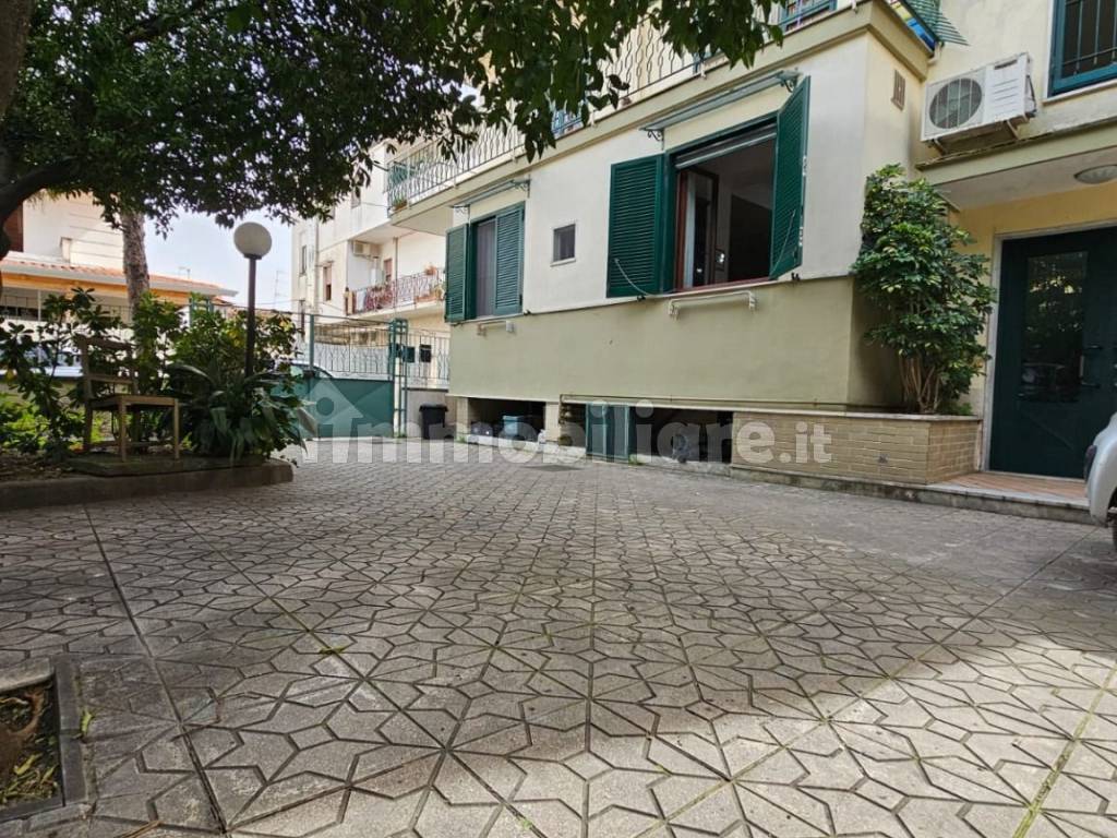 Sale Apartment Sant'Arpino. 3-room flat in via Legnante. Good condition ...