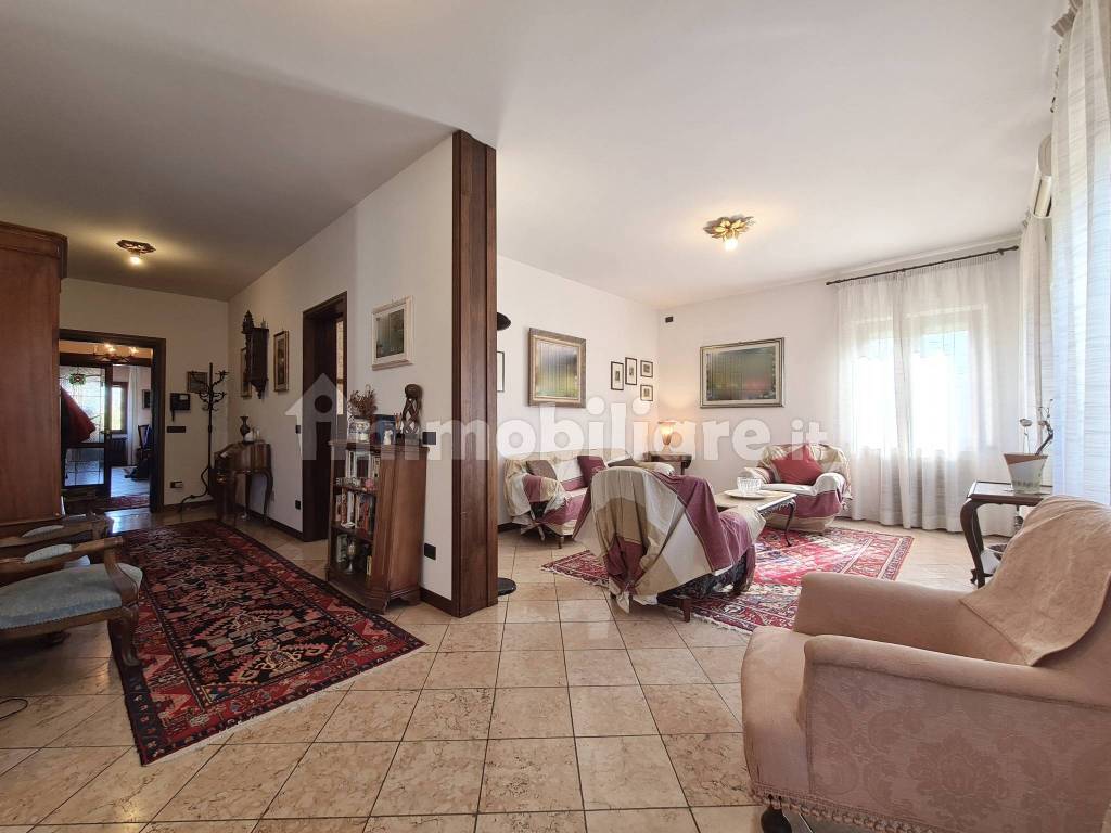 Vendita Appartamento Modena. Buono stato, su più livelli, con balcone ...