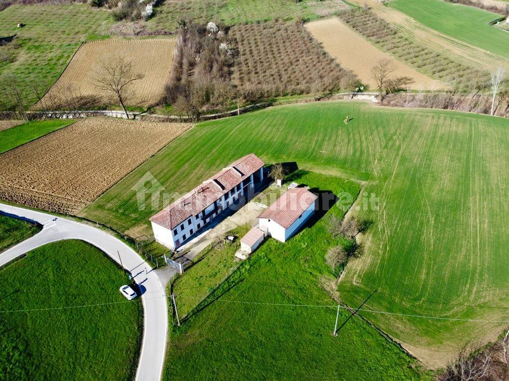 Vendita Cascina in Strada Valle Lumello Revigliasco d'Asti. Buono stato ...
