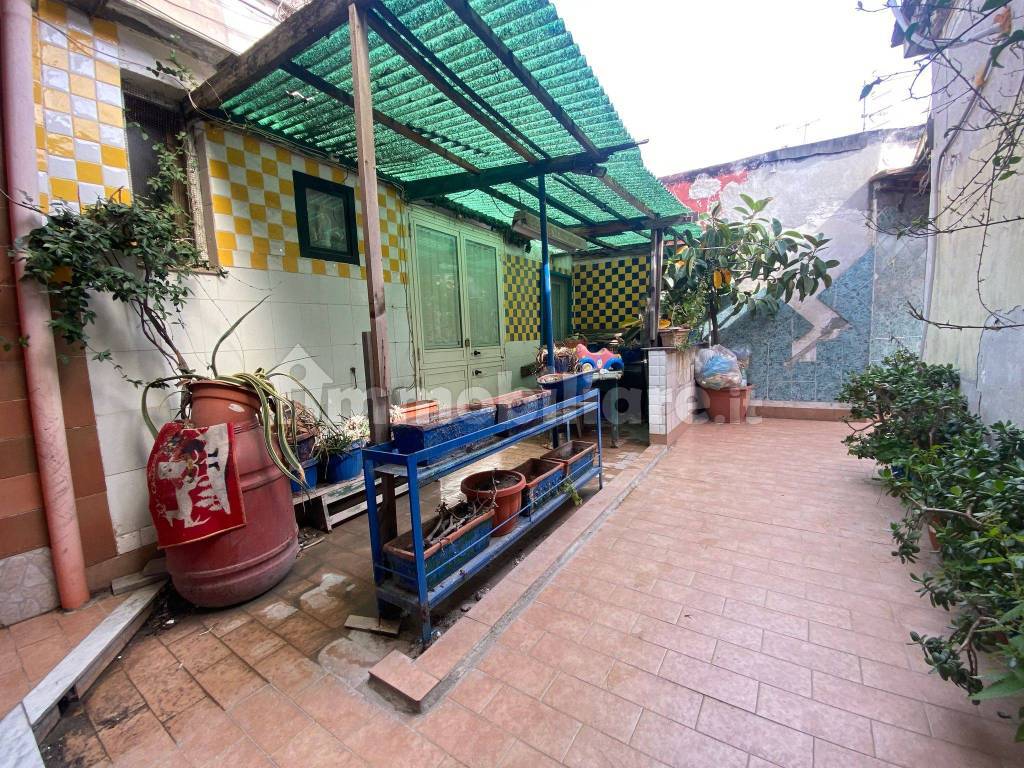 Vendita Appartamento Napoli. Bilocale in Stradone Vigliena. Buono stato ...