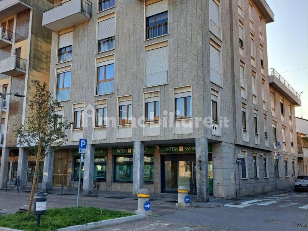 Vendita Appartamento Magnago. Trilocale in piazza San Michele. Da ...