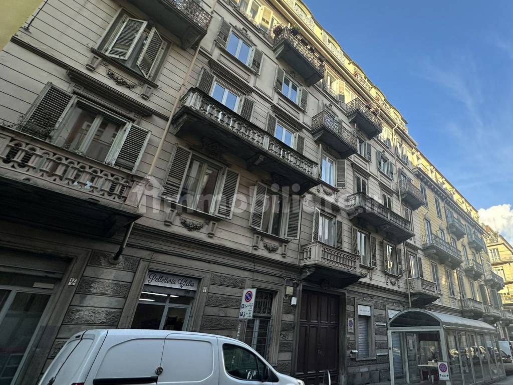 Sale Apartment Turin. 3-room flat in via Giuseppe Baretti 17. Excellent ...