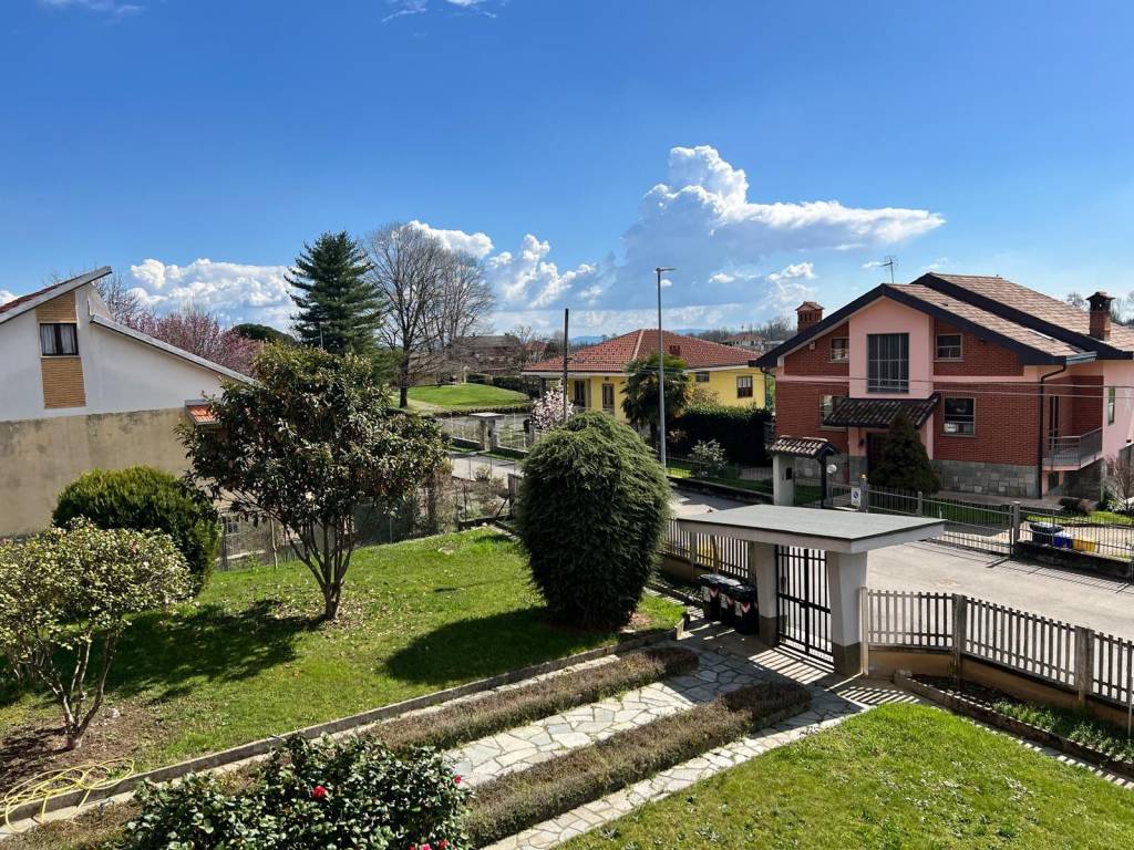 Vendita Appartamento in villa in via Corio San Carlo Canavese. Buono ...
