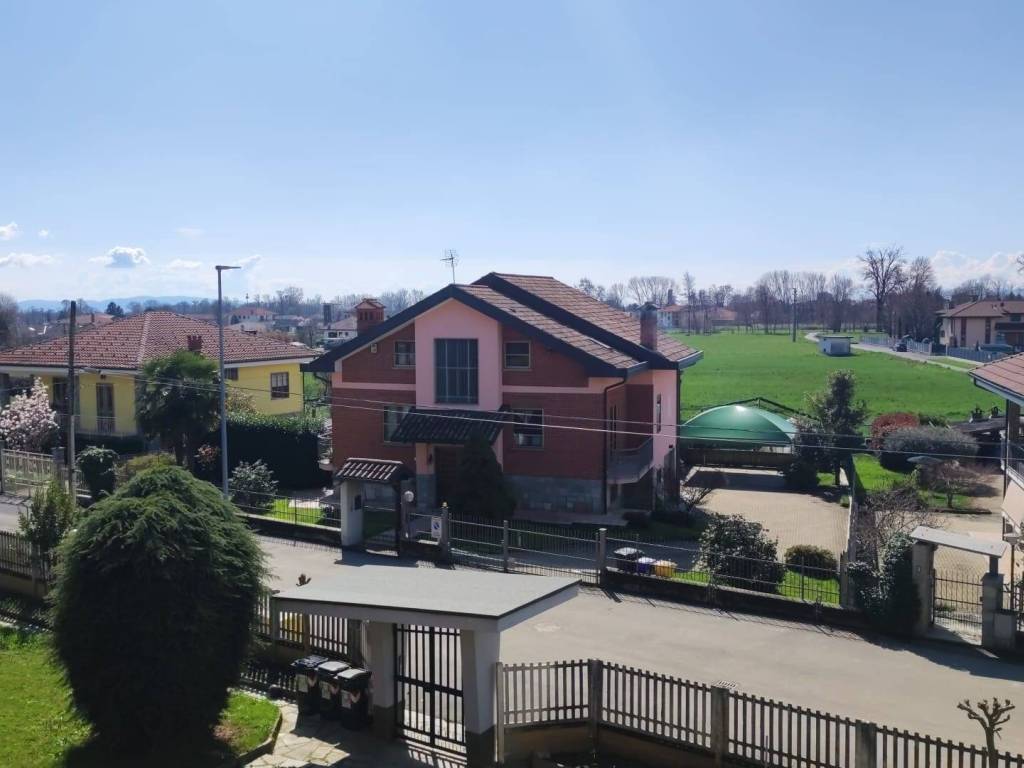 Vendita Appartamento in villa in via Corio San Carlo Canavese. Buono ...