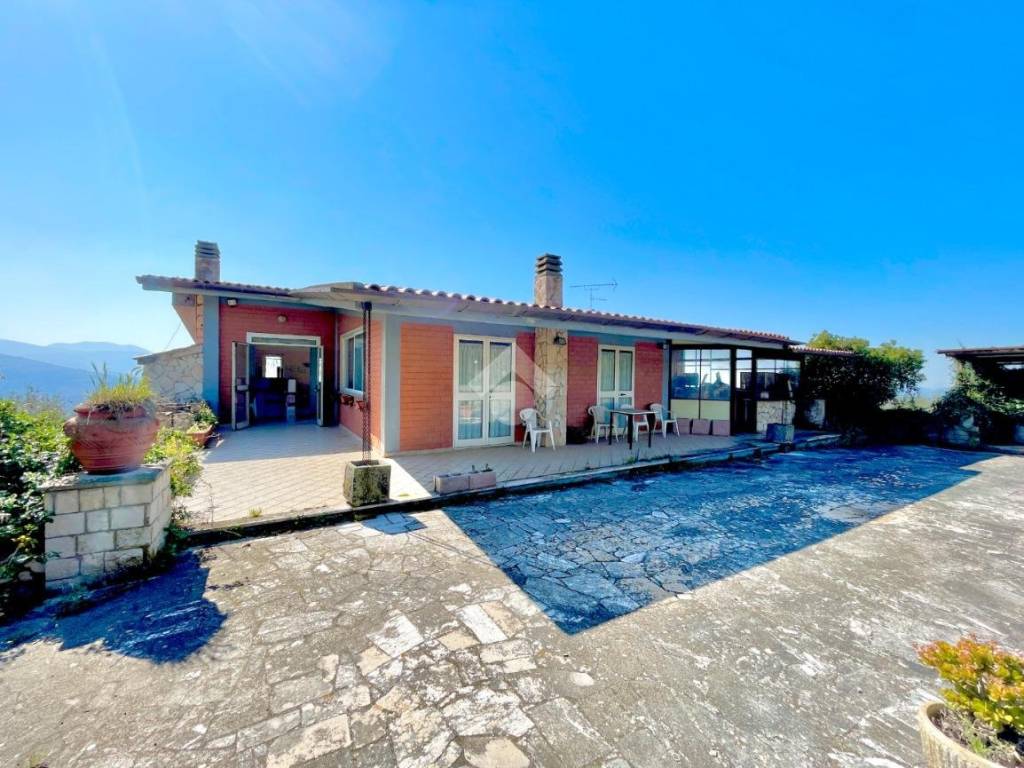 Garage - Box via Santi Adamini, Sonnino, Rif. 119423157 - Immobiliare.it