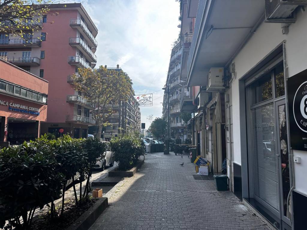 Locale commerciale via Silvio Baratta, Salerno, Rif. 119425327 - Immobiliare.it