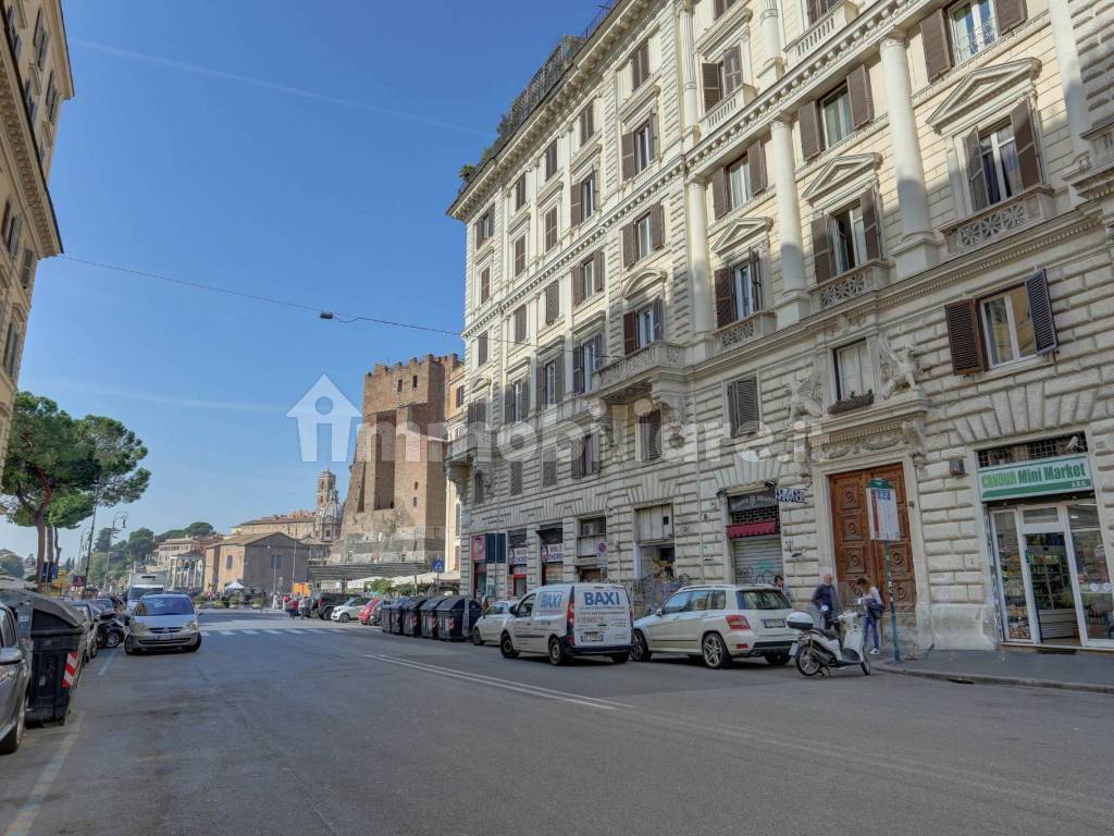 Vendita Appartamento in via Camillo Benso di Cavour. Roma ...