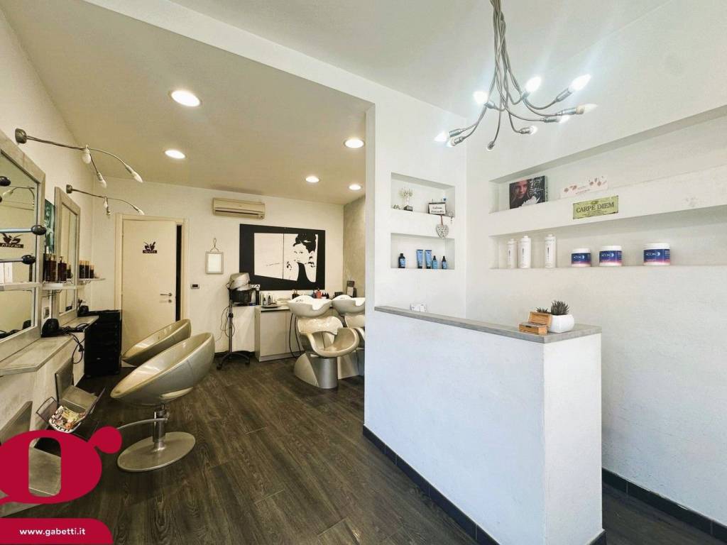 Parrucchiere - Barbiere via Garessio, 65, Imperia, Rif. 119462783 - Immobiliare.it
