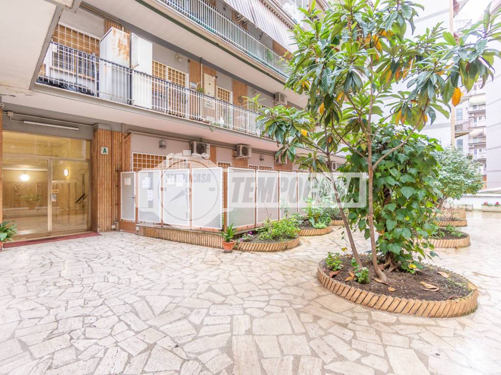 Vendita Appartamento Roma. Trilocale in via dei Durantini. Da ...