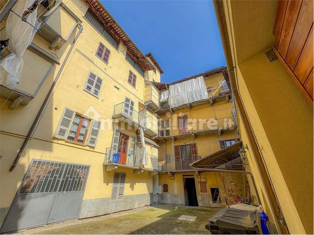 Vendita Appartamento Chieri. Trilocale in via Visca , 5. Buono stato ...