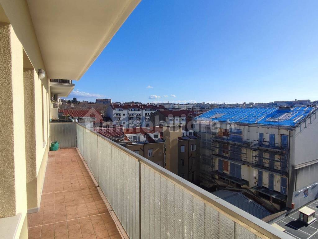 Vendita Appartamento in via Carpison 3. Trieste. Ottimo stato, sesto ...