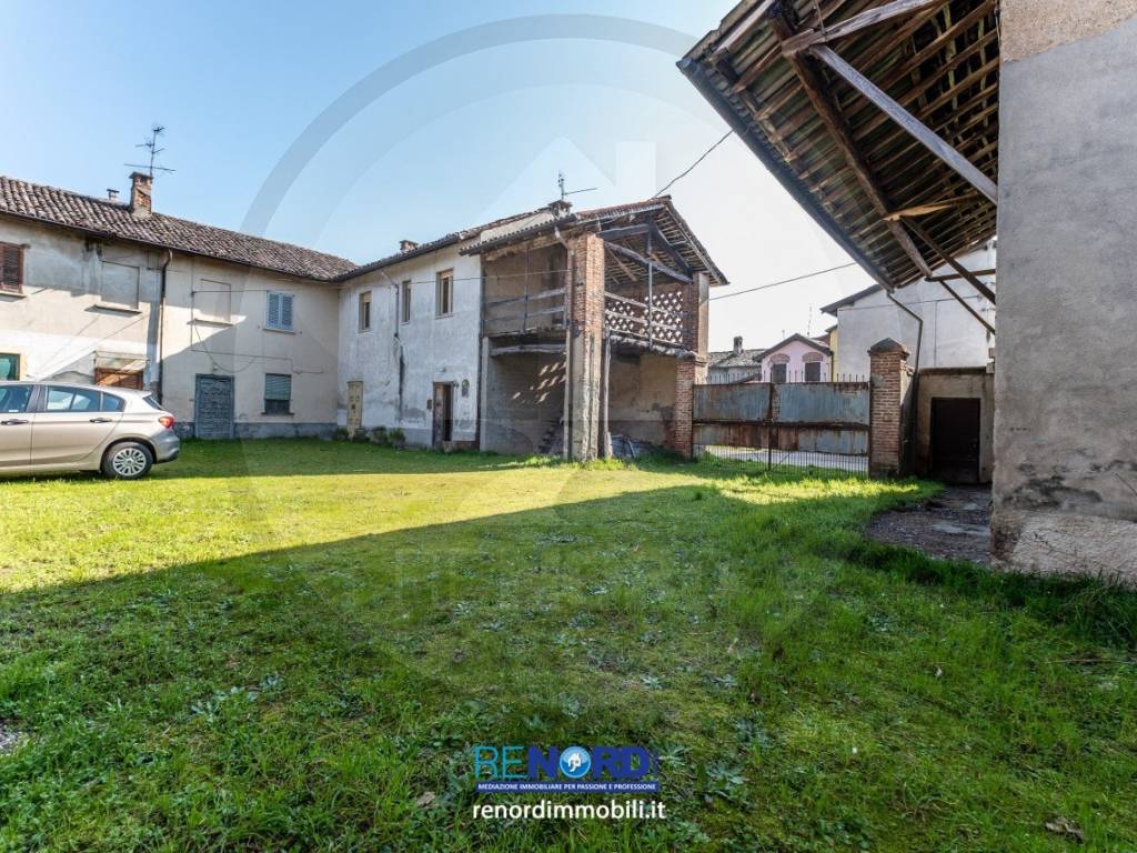 Vendita Cascina in via Guglielmo Marconi ,9/11 Cura Carpignano. Da ...