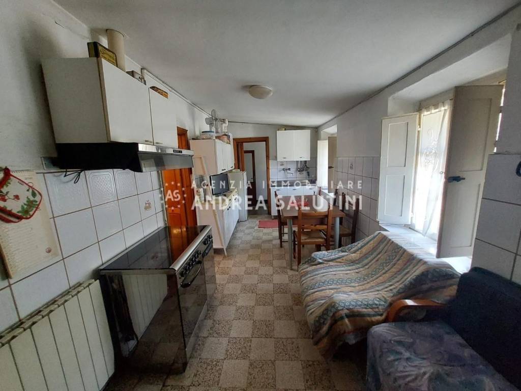 Vendita Appartamento Buti. Quadrilocale in via Rio Magno,. Buono stato ...