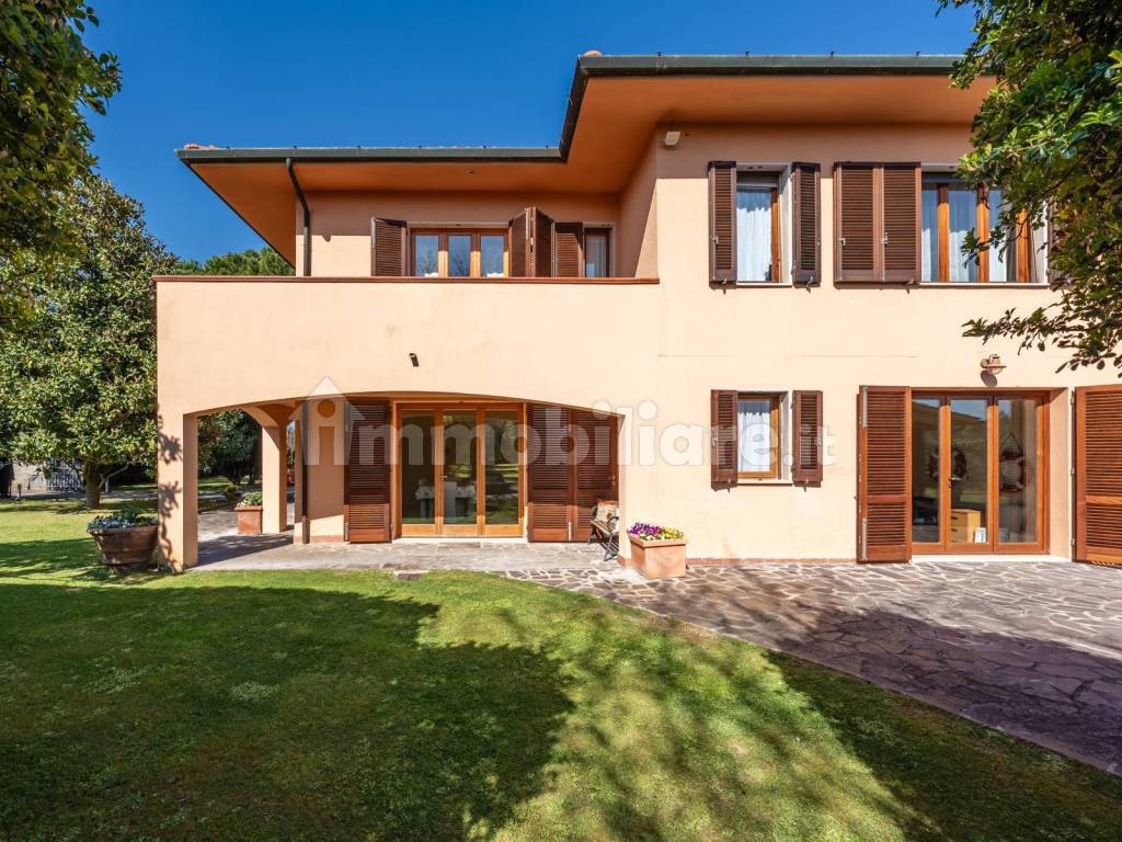 Vendita Villa unifamiliare in via Siberia Crespina e Lorenzana. Ottimo ...