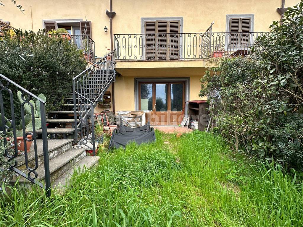 Vendita Terratetto unifamiliare in via Francesco Ferrucci Lastra a Signa. Nuova, posto auto, con ...