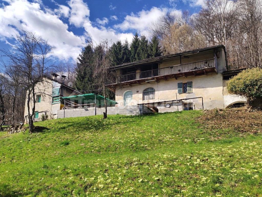Vendita Terratetto unifamiliare in frazione Inverso Valchiusa. Da ...