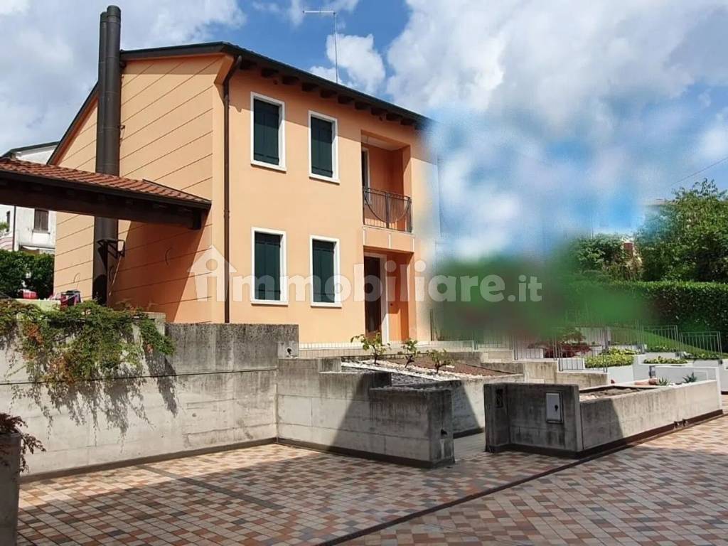 Vendita Villa unifamiliare Nervesa della Battaglia. Buono stato, posto ...