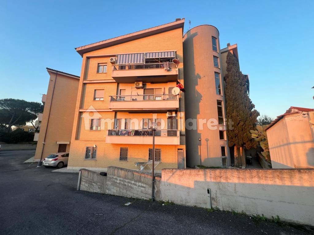 Vendita Appartamento Roma. Bilocale in via Ciro Ferri 35. Buono stato ...