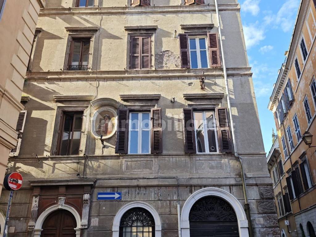 Affitto Appartamento Roma. Trilocale in via della Luce 13. Secondo ...