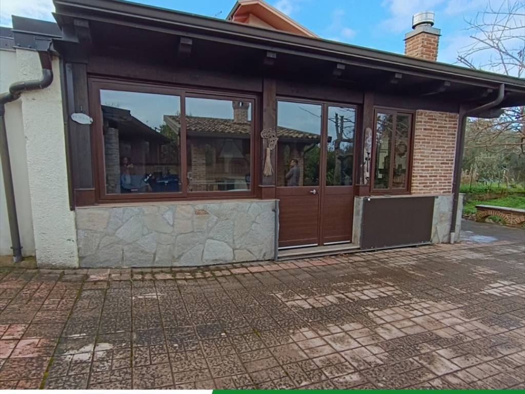 Affitto Casale in https://www.google.it/maps/place/via+dell'Aventino ...