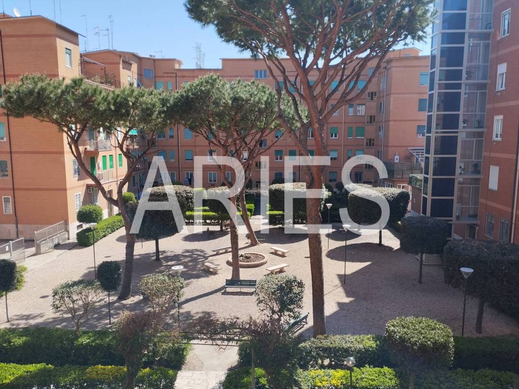 Sale Apartment Rome. 2-room flat in viale Vasco De Gama. Good condition ...