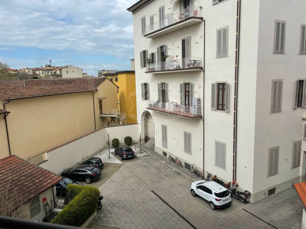 Rent Apartment in viale Spartaco Lavagnini snc. Florence. Excellent condition, on multiple ...