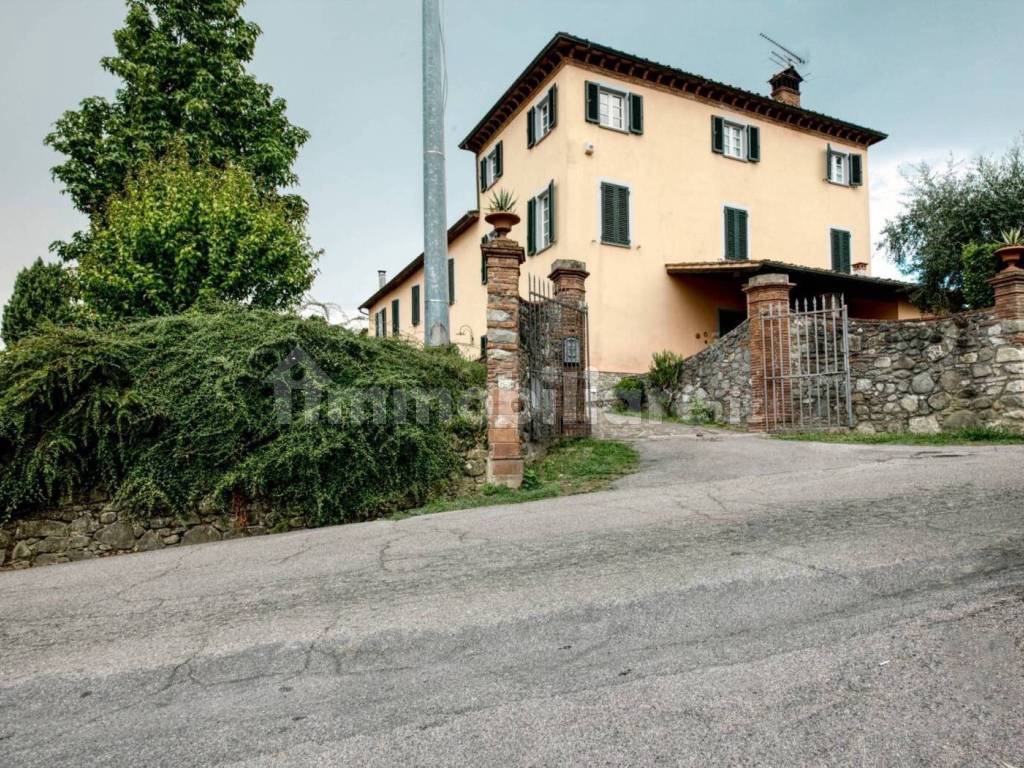 Sale Single family villa in via Beata Elena Guerra 20 Lucca. Good ...