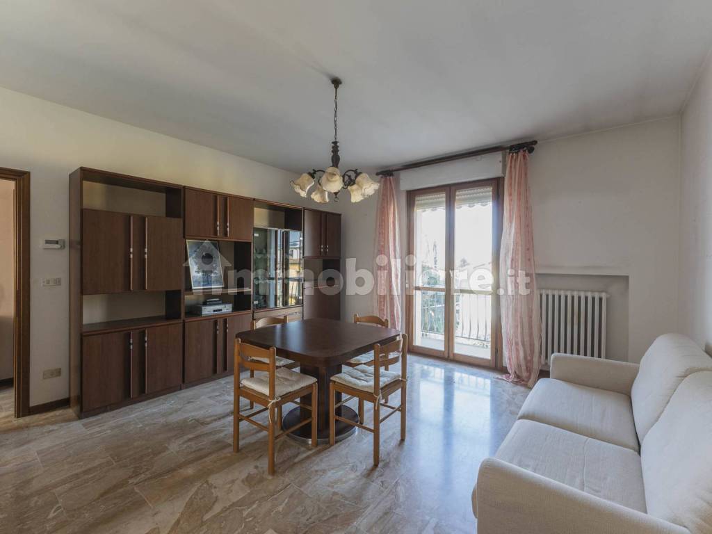 Vendita Appartamento in via Strozzi 5B. Vigarano Mainarda. Buono stato, secondo piano, posto ...