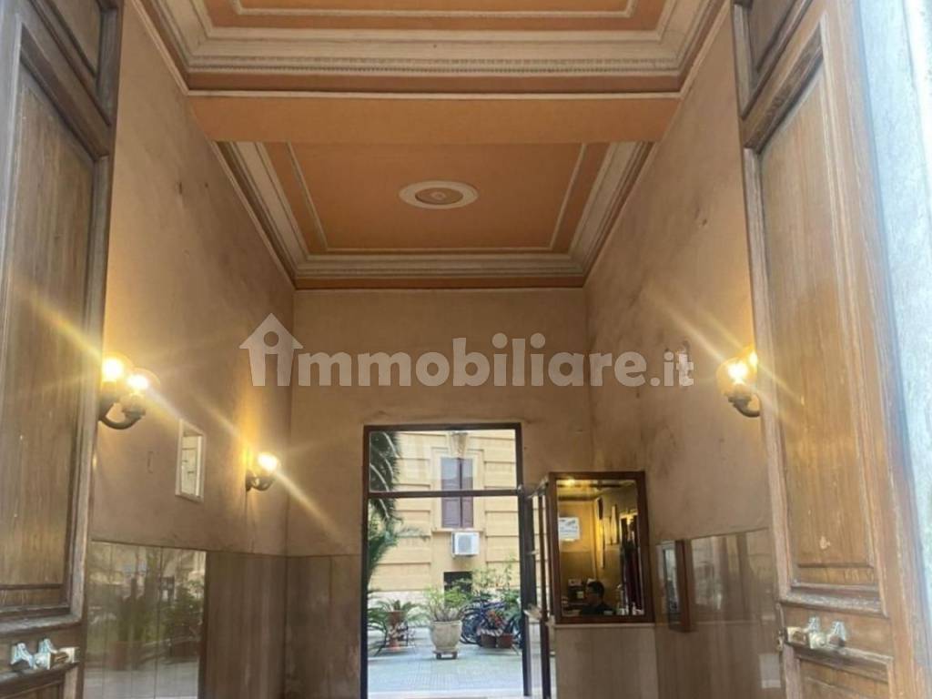 Affitto Appartamento Roma. Trilocale in via Taranto. Buono stato ...