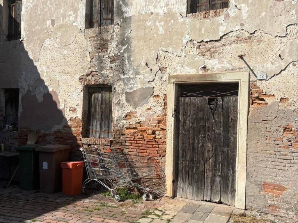 Vendita Rustico in via Roma Sant'Elena. Da ristrutturare, 200 m², rif ...